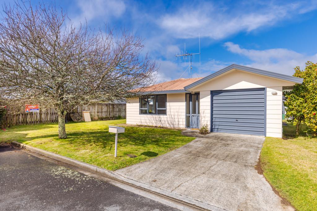 5 Cottage Lane | Lodge Real Estate