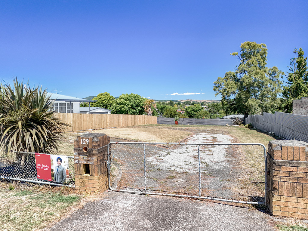 129 Russell Road | Lodge Real Estate