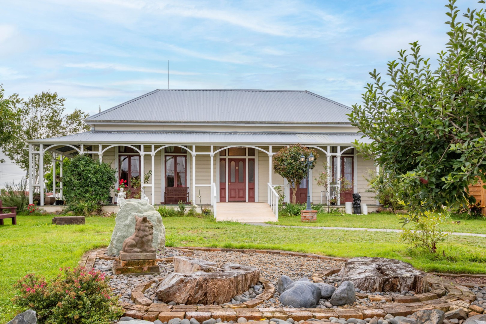 8 Sheridan Street | Lodge Real Estate